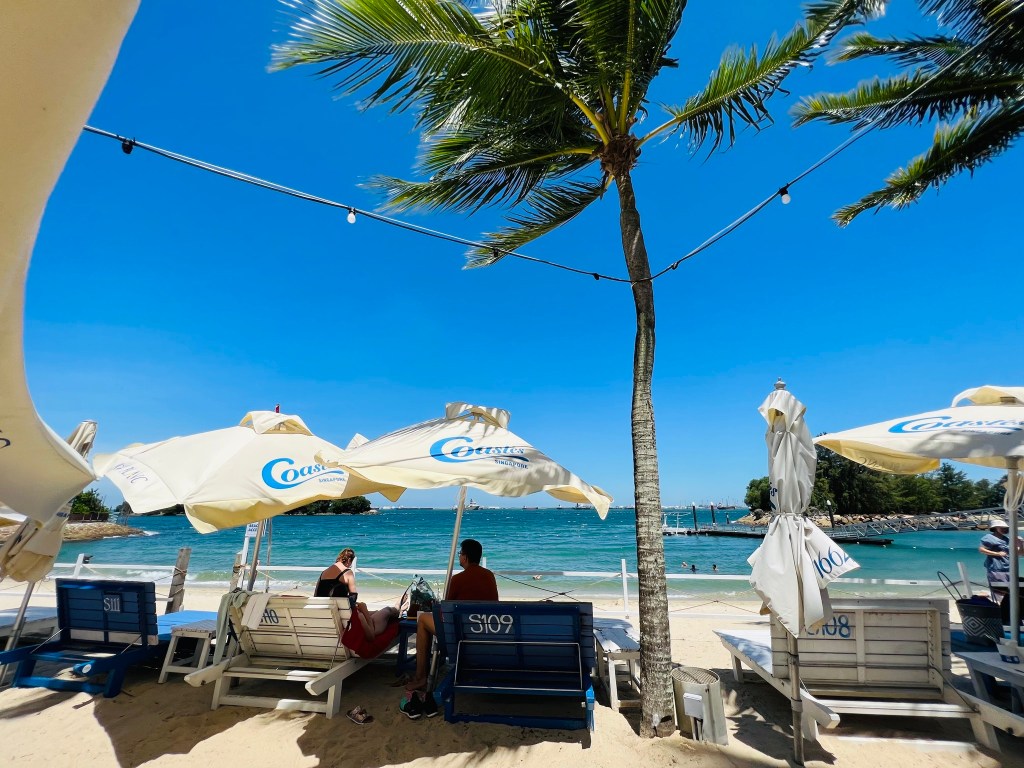 7 Best Beach Clubs And Bars In Sentosa [2023] : Good Cocktails, Food ...