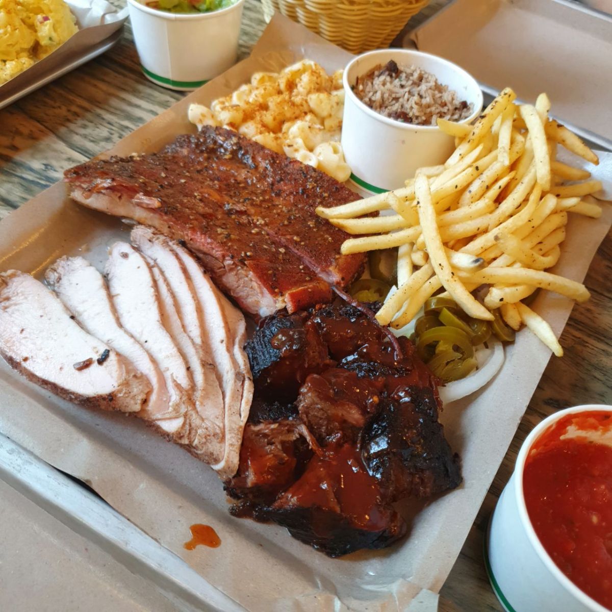 Decker Barbecue – Authentic Texas-style BBQ with Fantastic Smoked Meat