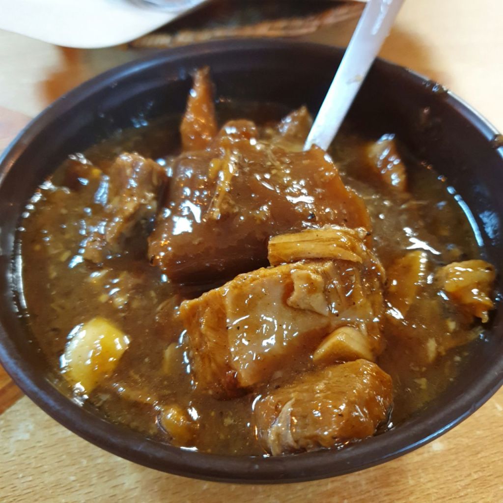 Don Lechon – Experience the Best of Filipino Dishes and Lechon