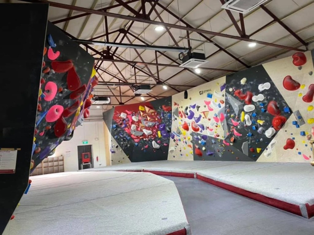 18 Best Rock Climbing & Bouldering Gym In Singapore [2023]