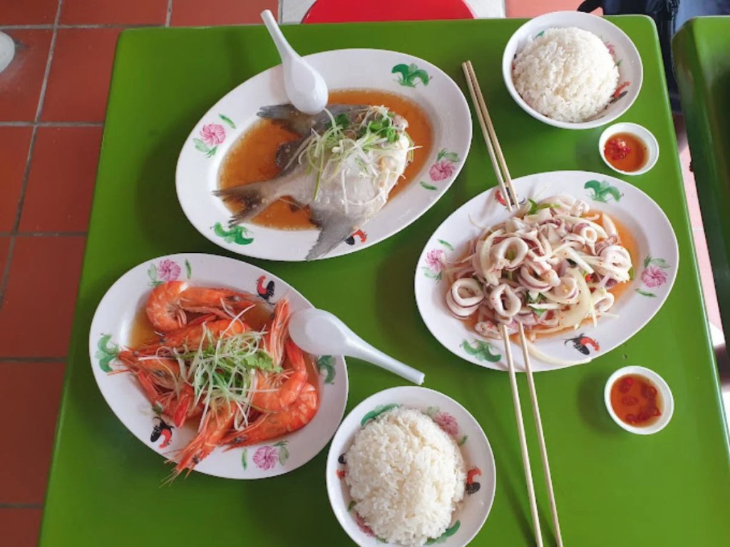 26 Best Food Stalls At Maxwell Food Centre [2024]