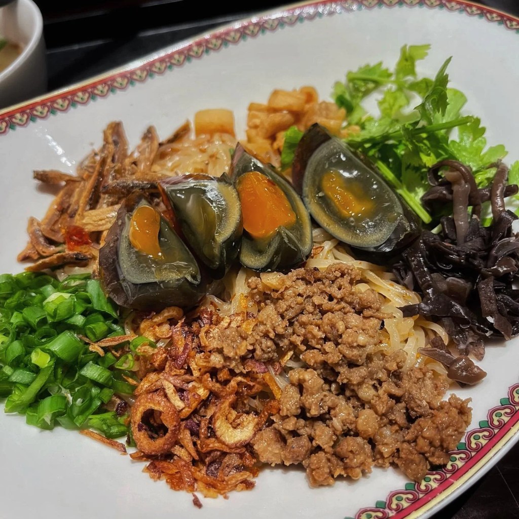 24 Best Food Places In 313@Somerset [2024]