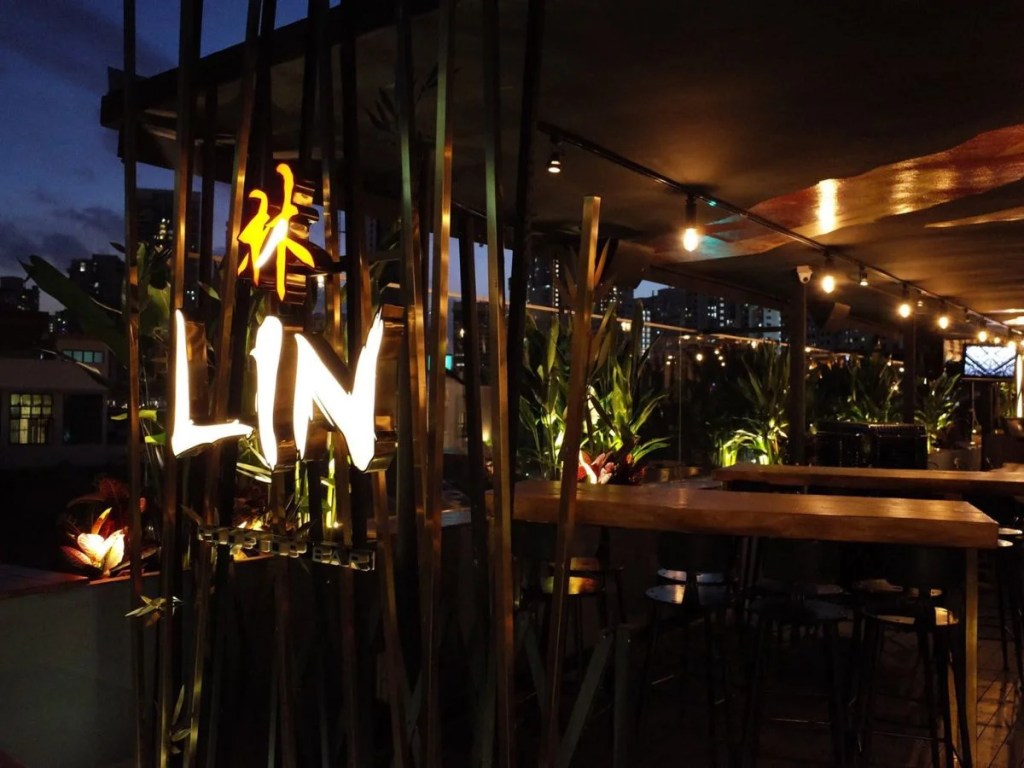 27 Best Rooftop Bars In Singapore [2023]