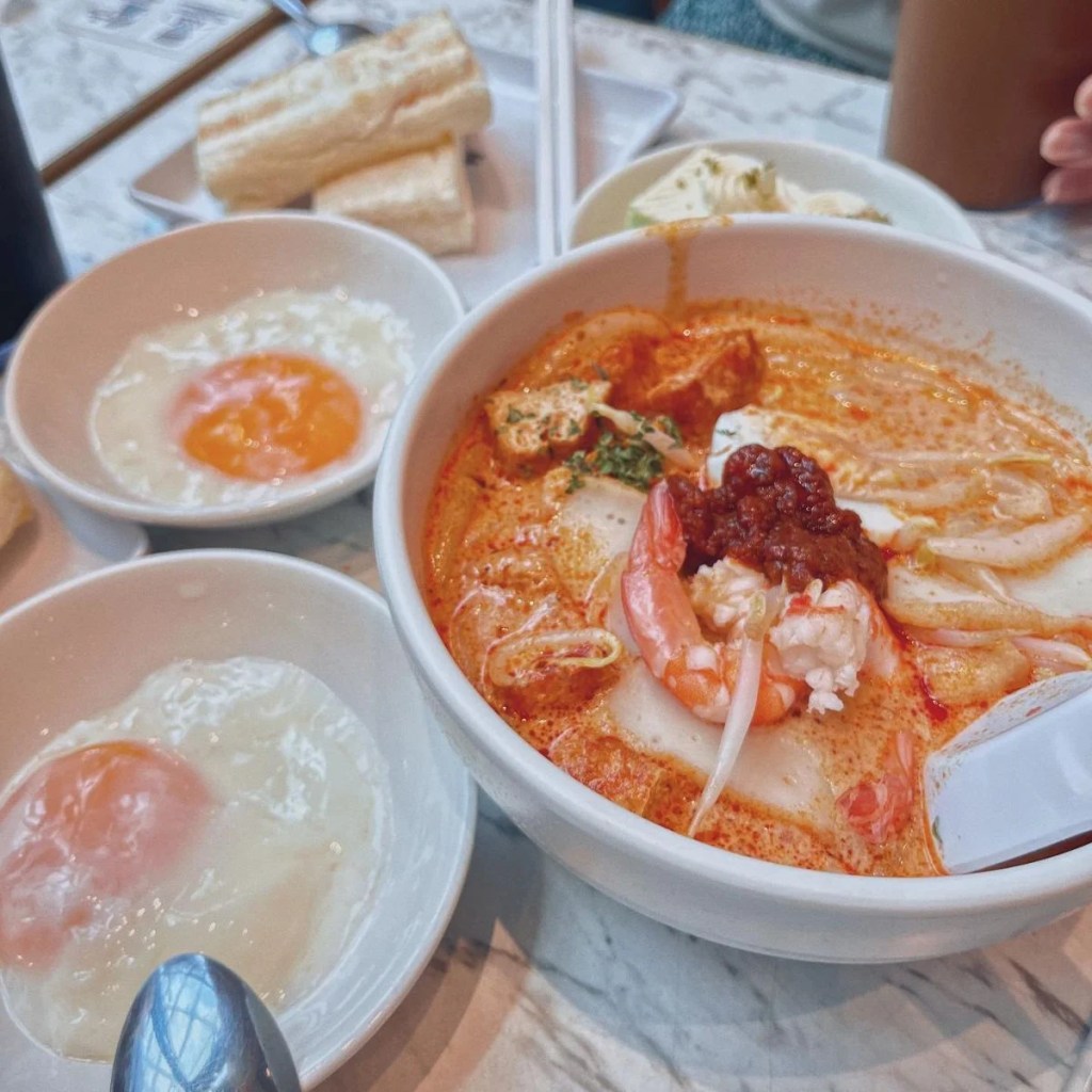 Centrepoint Food Guide – 14 Food Places In The Centrepoint [2025]