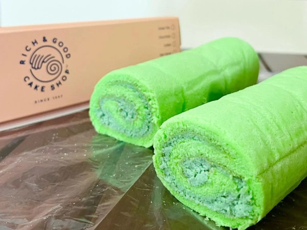 21 Best Pandan Cakes in Singapore [2025]