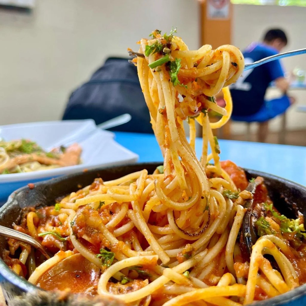 25 Best Food Stalls In Golden Mile Food Centre [2024]