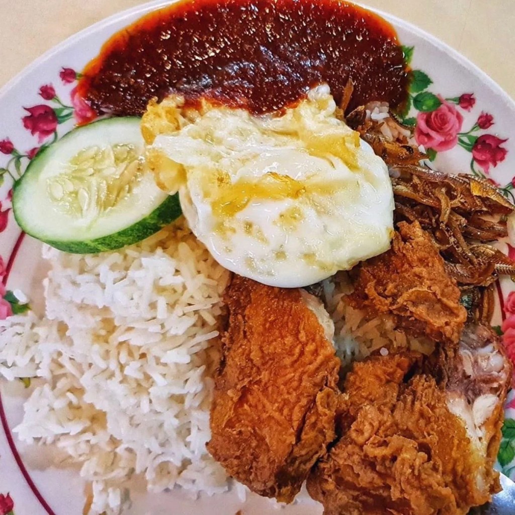 Mizzy Corner Nasi Lemak: A Taste of Authentic Delight in Changi Village
