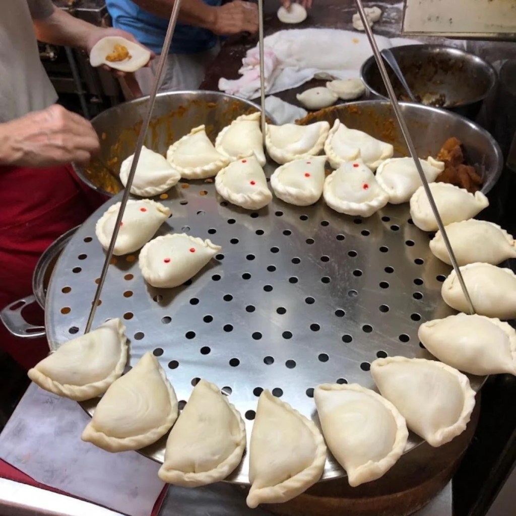 Wang Wang Crispy Curry Puff 旺旺 : Singapore’s Iconic Curry Puffs