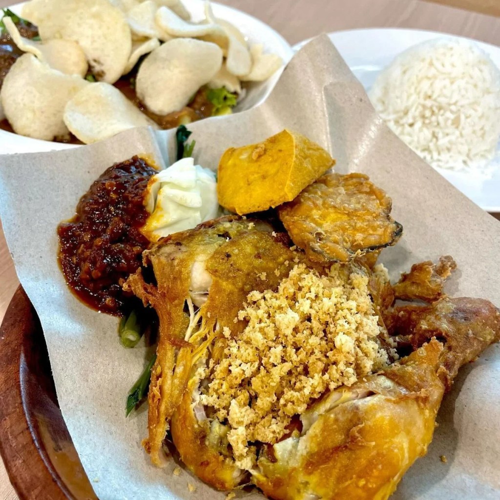 Katong i12 Food Guide – 13 Best Food Places In i12 Katong [2025]