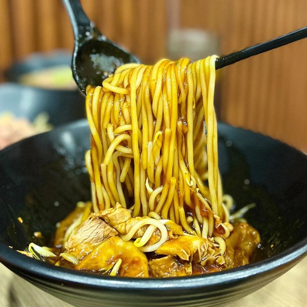 8 Best Hainanese Beef Noodles In Singapore [2025]