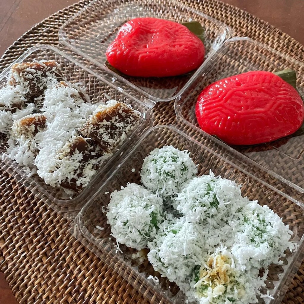 13 Best Ondeh Ondeh In Singapore [2025]