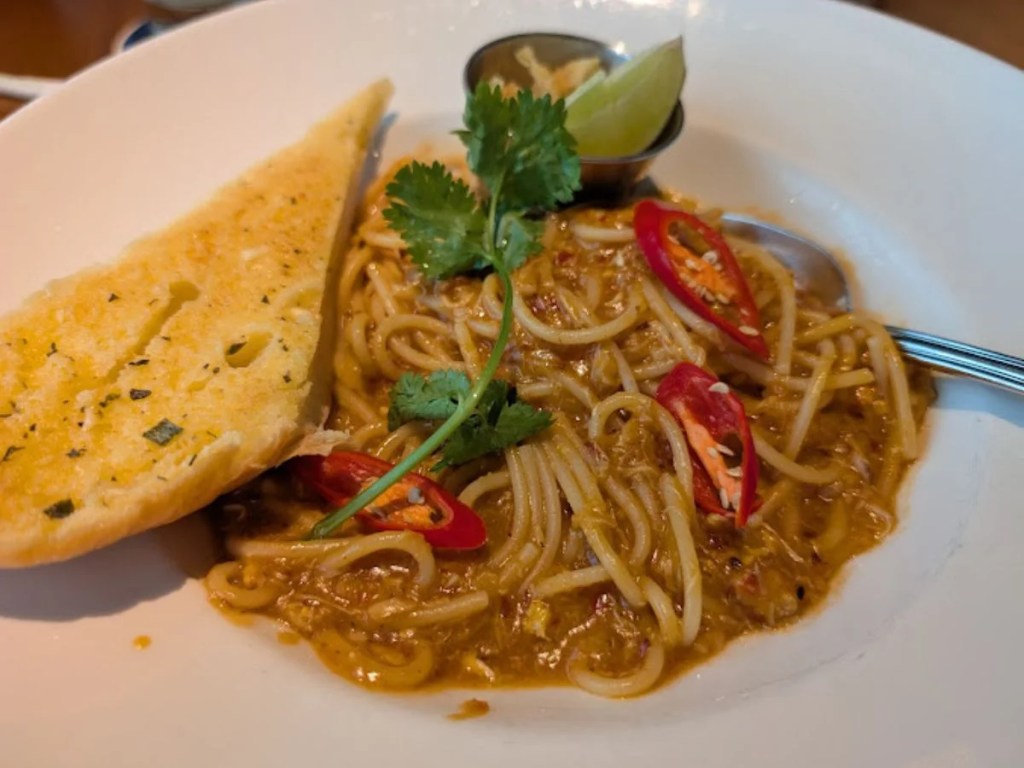 Terminal 2 Food Guide – 28 Food Places In Changi Airport Terminal 2 [2025]